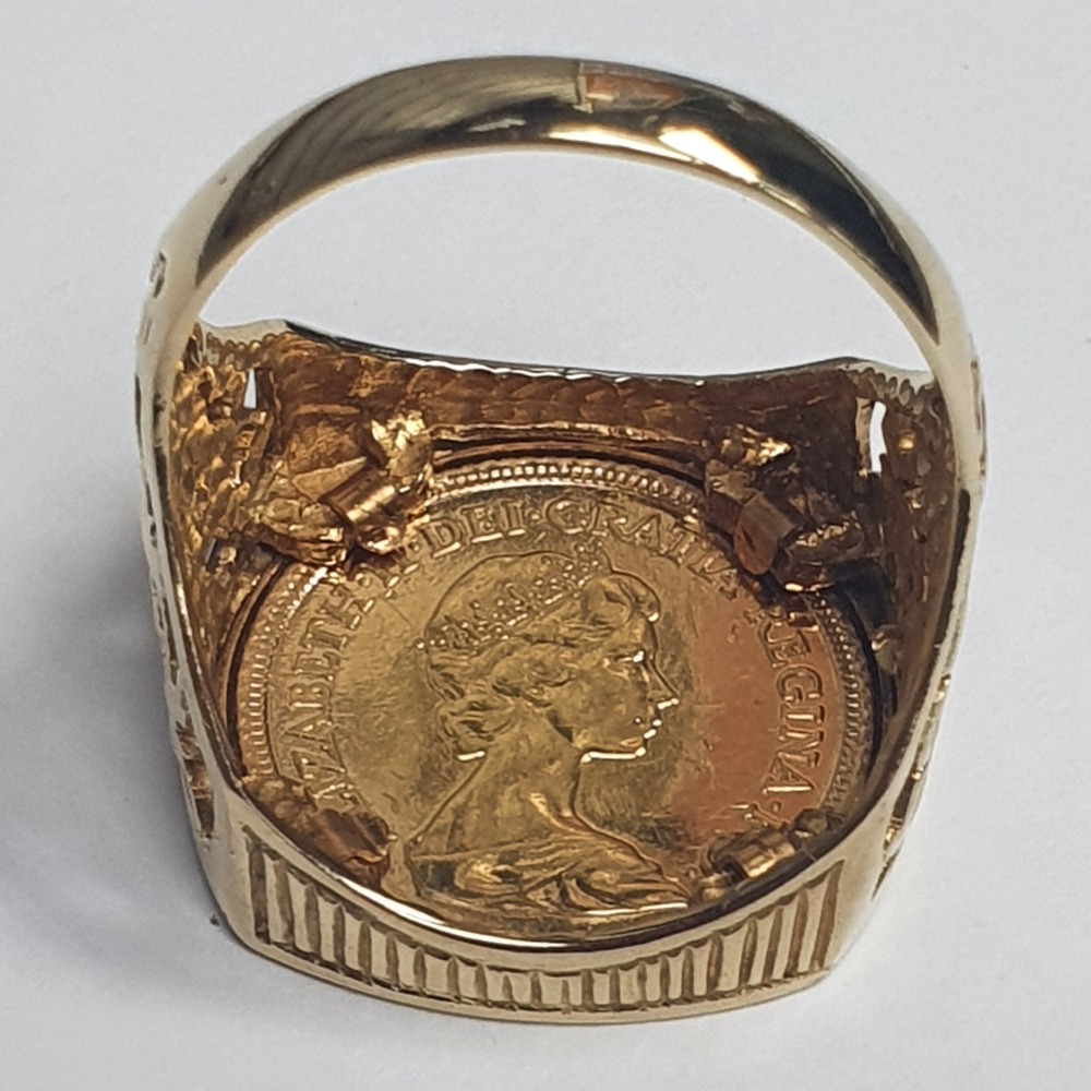 Pre-owned 10.40g Ring, 1982 Half Sovereign & 9ct Gold Ring - Own4Less